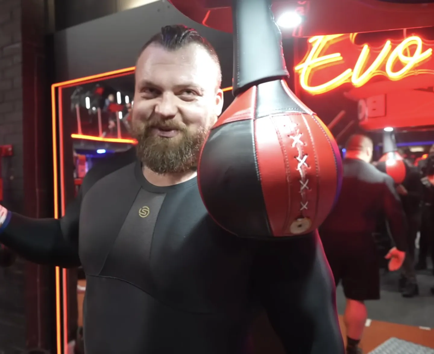 El reto de Aspinall, Verhoeven y Hall: ¿Quién golpea más fuerte?