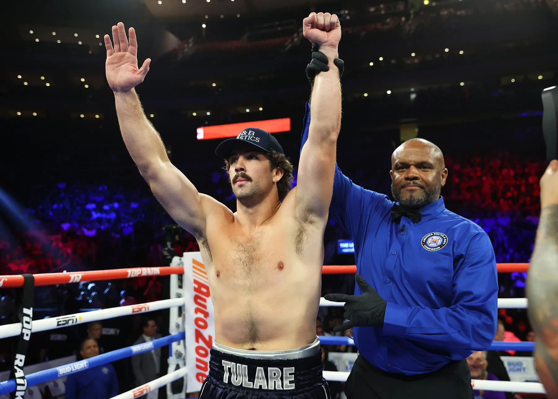 Richard Torrez liquidó en uno a Willie Jake en Glendale