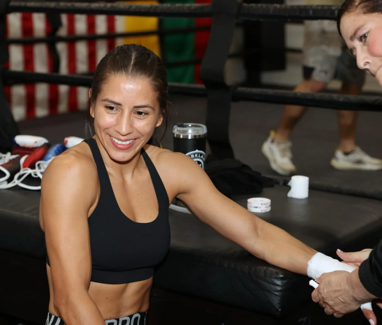 Yokasta Valle realizó entrenamiento para los medios en LA