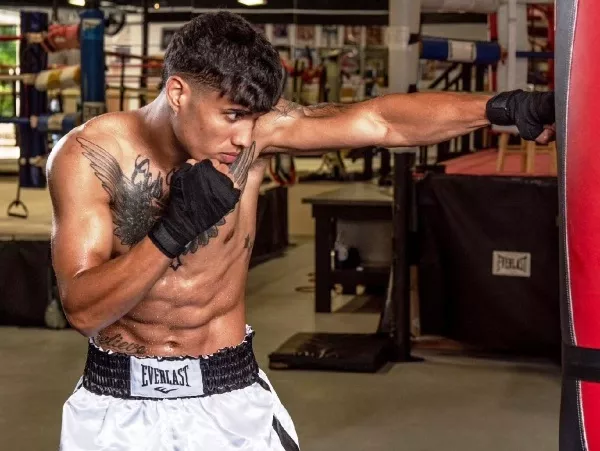 Pretty Boy Cuevas firma con All Star Boxing