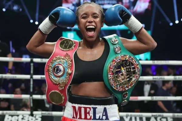 Natasha Jonas derroto a Berghult y unifico Mundiales WBO y WBC 154 en Liverpool