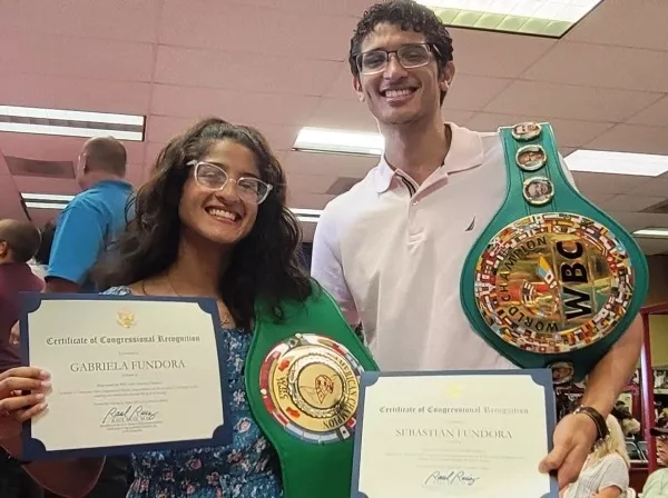 Congreso reconoce a los hermanos Sebastian y Gabriela Fundora