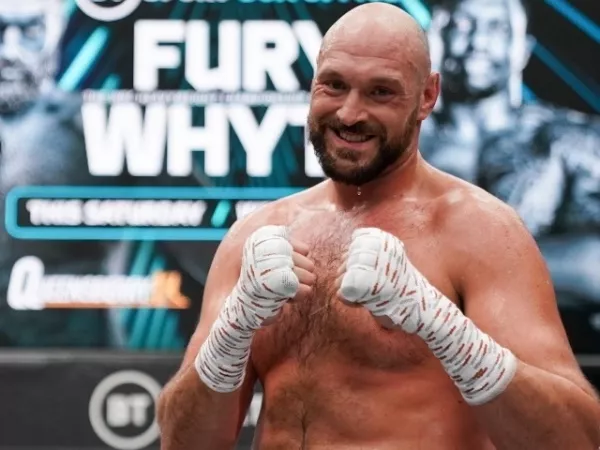 Frank Warren: Fury quiere enfrentar a Usyk a continuación